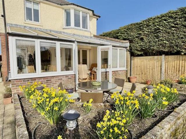 3 bedroom detached house for sale in Ashmore Crescent, Poole, BH15