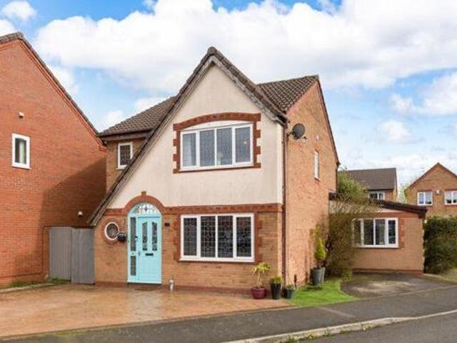 3 Bedroom Detached House For Sale In Ashton in makerfield