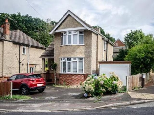 3 bedroom detached house for sale in Athelstan Road Bitterne Southampton SO19