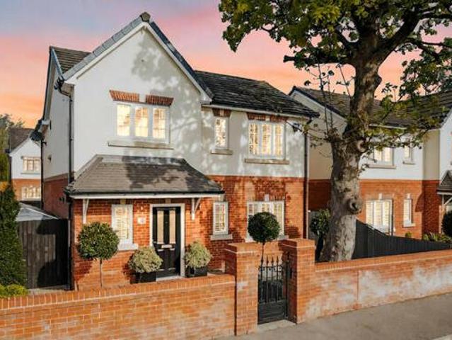 3 Bedroom Detached House For Sale In Aughton