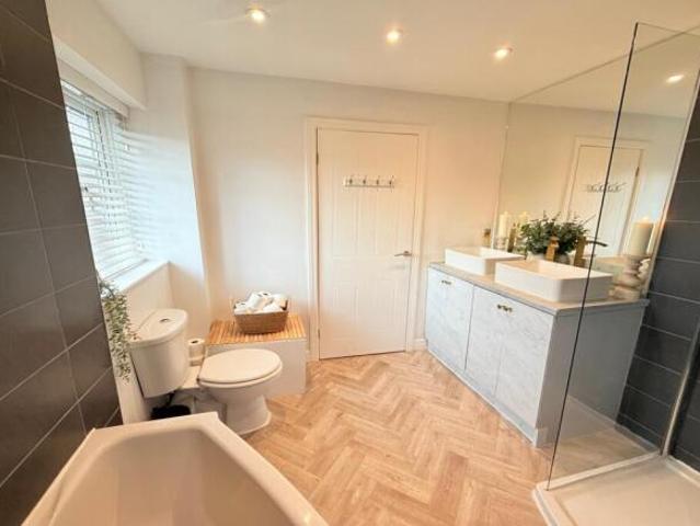 3 bedroom detached house for sale in Aviemore Drive, Fearnhead, WA2 0TH, WA2