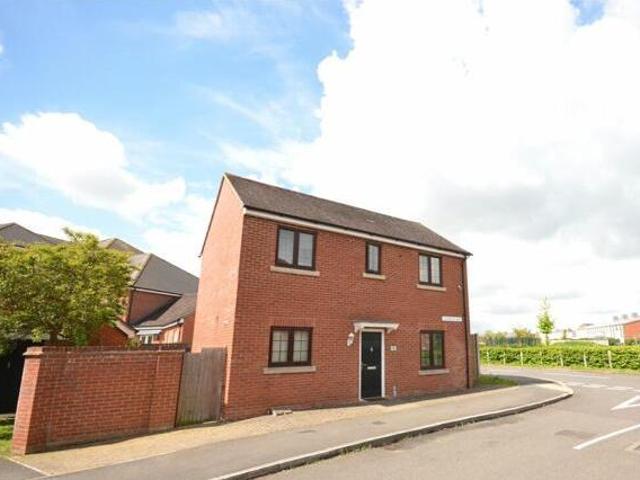 3 Bedroom Detached House For Sale In Aylesbury