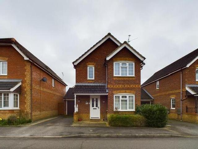3 Bedroom Detached House For Sale In Aylesbury