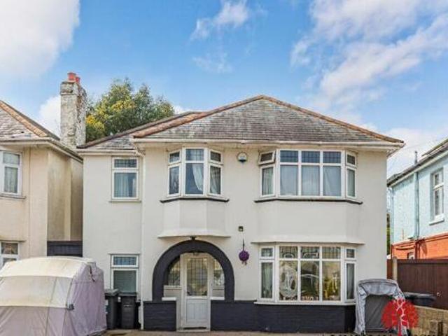 3 Bedroom Detached House For Sale In Bournemouth, Dorset