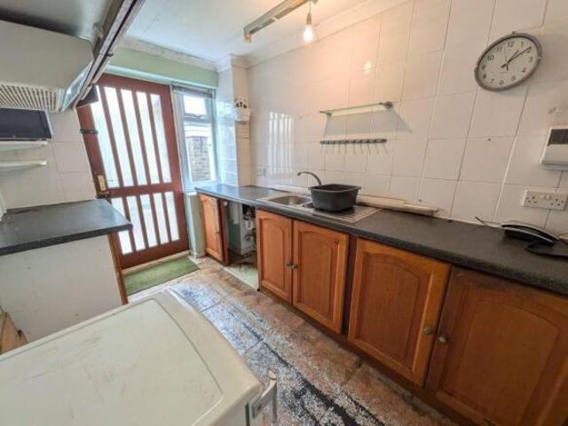 3 bedroom detached house for sale in Bourbon Close, Bradford, BD6