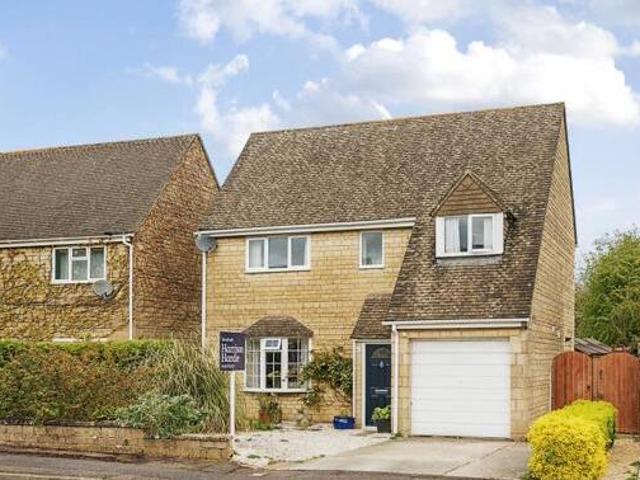 3 Bedroom Detached House For Sale In Bourton on the water