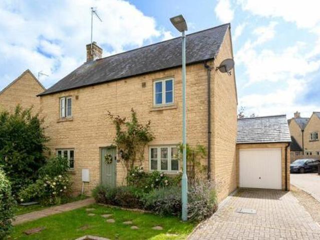 3 Bedroom Detached House For Sale In Bourton on the water