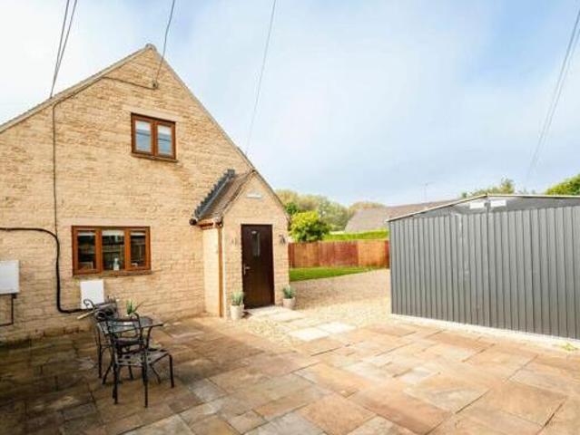 3 Bedroom Detached House For Sale In Bourton on the water