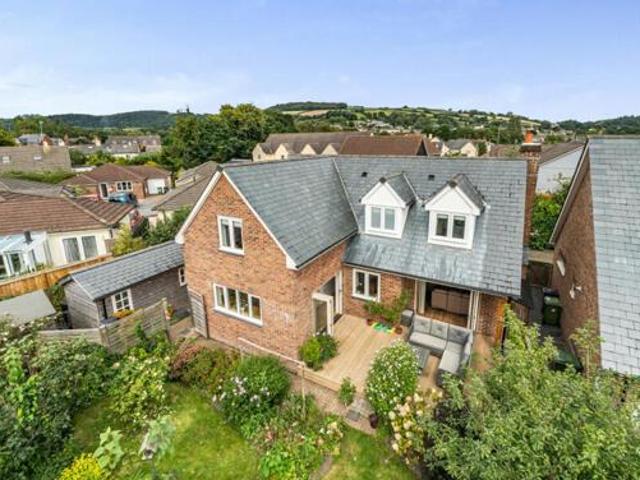 3 Bedroom Detached House For Sale In Bovey Tracey, Newton Abbot