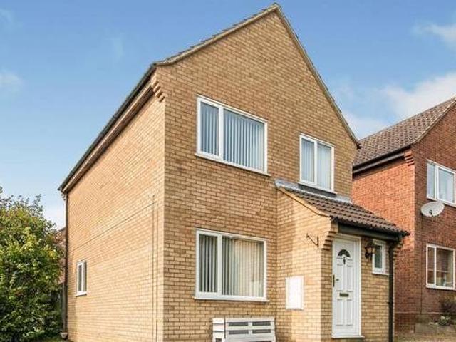 3 bedroom detached house for sale in Bowland Drive IPSWICH IP8