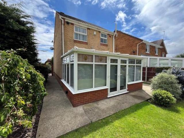 3 bedroom detached house for sale in Bowmont Way, Kingswood, Hull, HU7