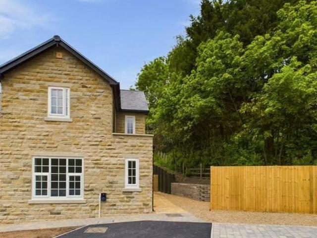 3 Bedroom Detached House For Sale In Bollington