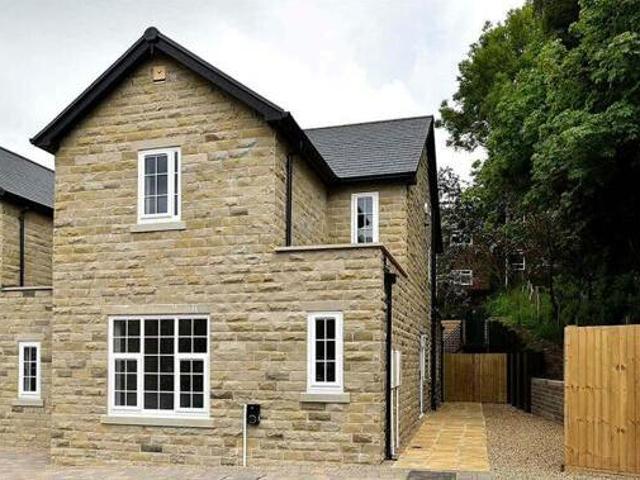 3 Bedroom Detached House For Sale In Bollington