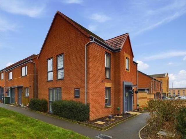 3 Bedroom Detached House For Sale In Bordon, Hampshire