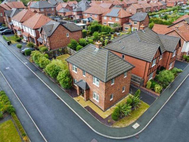 3 bedroom detached house for sale in Badger Vale, Wollaton, Nottingham, NG8