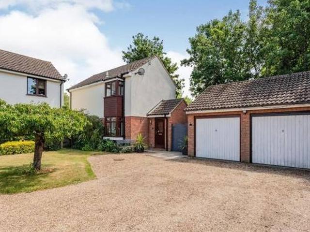 3 bedroom detached house for sale in Bader Close Welwyn Garden City AL7