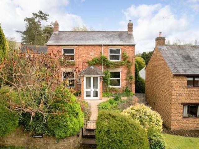 3 Bedroom Detached House For Sale In Banbury