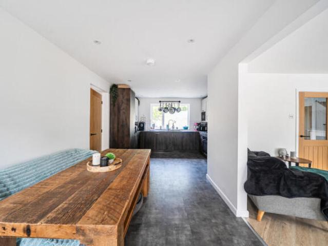 3 bedroom detached house for sale in Bassett Green Drive, Bassett, Southampton, Hampshire, SO16
