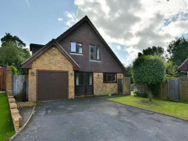 3 Bedroom Detached House For Sale In Bexhill on sea