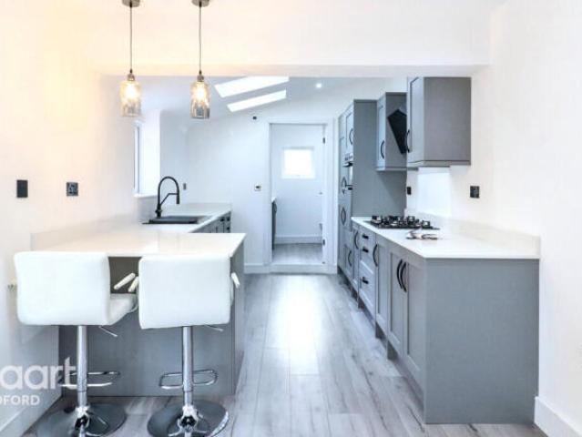 3 bedroom detached house for sale in Beatrice Street, Bedford, MK42