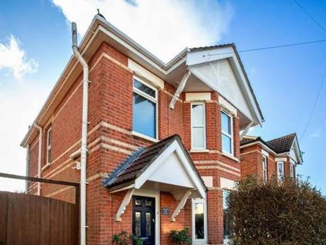 3 bedroom detached house for sale in Beautiful 3 bedroom detached character house Highfield Rd BH