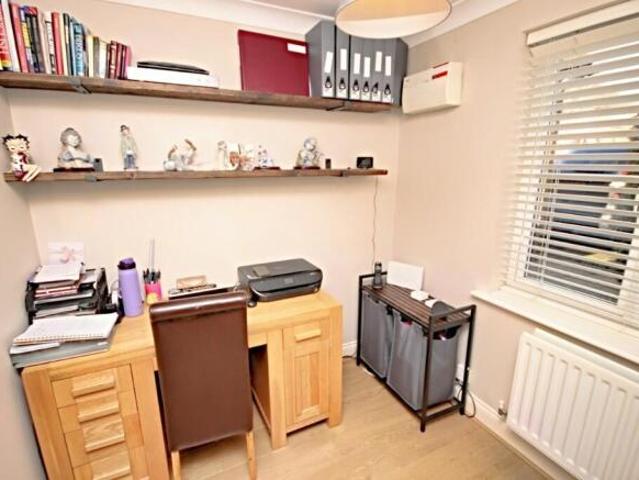 3 bedroom detached house for sale in Beaver Road, Allington, Maidstone ME16