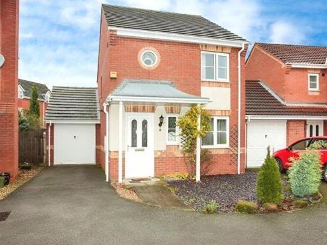 3 Bedroom Detached House For Sale In Bedworth, Warwickshire