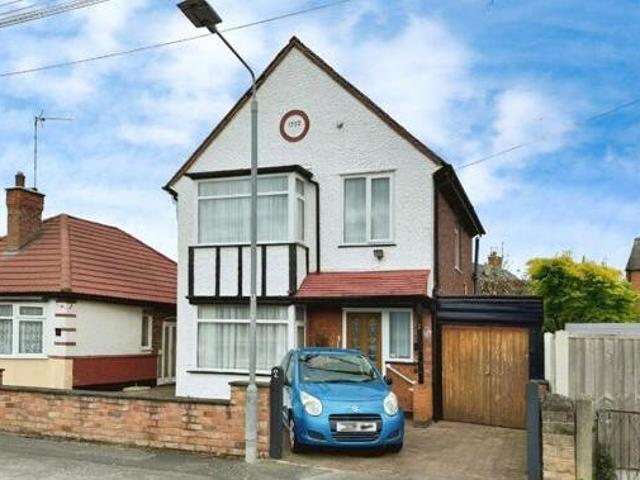 3 Bedroom Detached House For Sale In Beeston