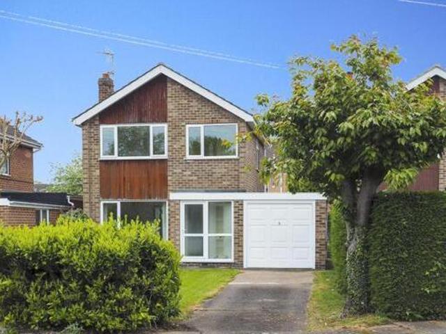 3 Bedroom Detached House For Sale In Beeston, Nottingham