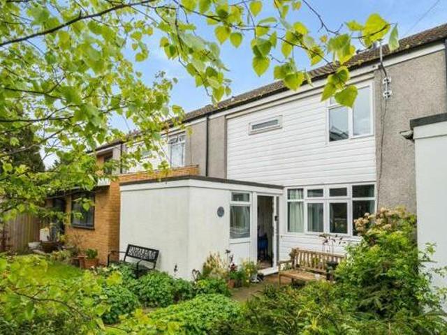 3 Bedroom Detached House For Sale In Berkshire