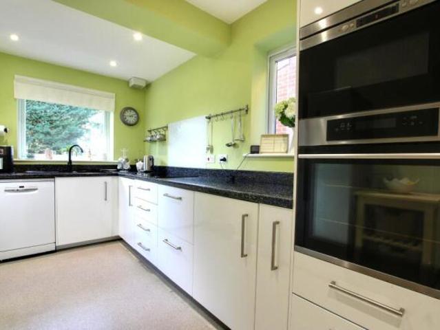 3 bedroom detached house for sale in Bitterne, Southampton, SO18