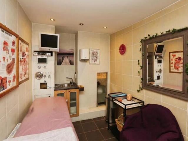 3 bedroom detached house for sale in Bitterne Road West, Southampton, Hampshire, SO18