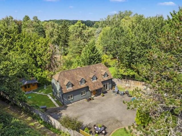 3 bedroom detached house for sale in Biddenden, Ashford, TN27