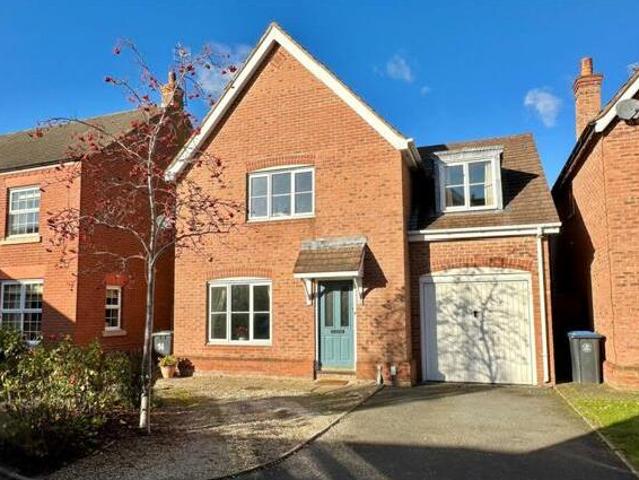 3 Bedroom Detached House For Sale In Bidford on avon