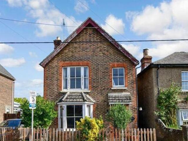 3 Bedroom Detached House For Sale In Billingshurst