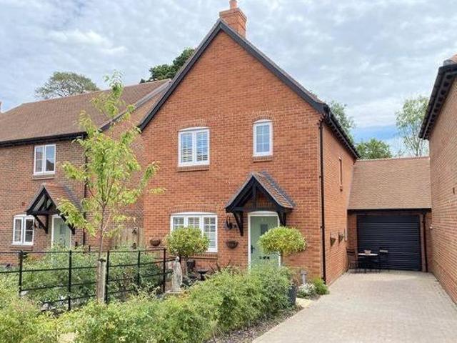 3 bedroom detached house for sale in Bishops Waltham SO32
