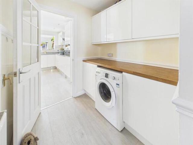 3 bedroom detached house for sale in Bishops Road, Abbeymead, Gloucester, GL4