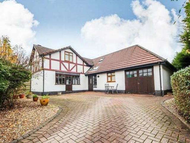 3 bedroom detached house for sale in Blundells Lane Southport PR9