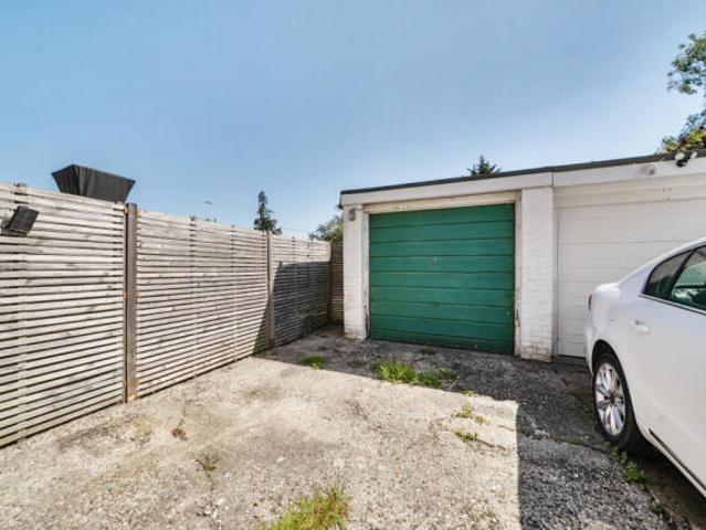 3 bedroom detached house for sale in Blundells Road, Tilehurst, Reading, RG30