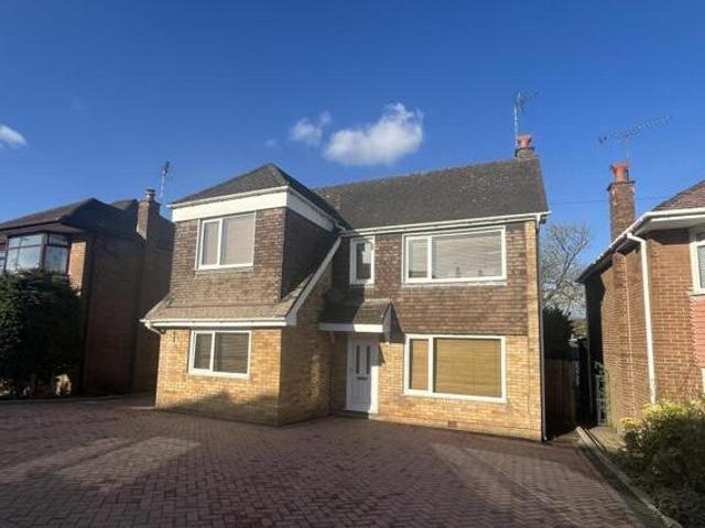 3 Bedroom Detached House For Sale In Blythe Bridge, Stoke on trent