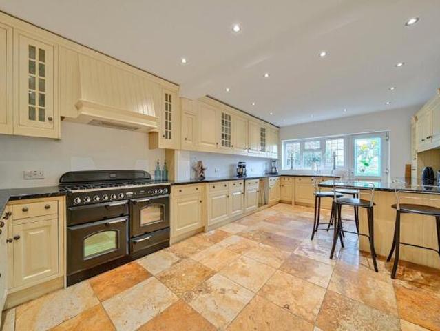 3 bedroom detached house for sale in Blendon Drive, Bexley, DA5