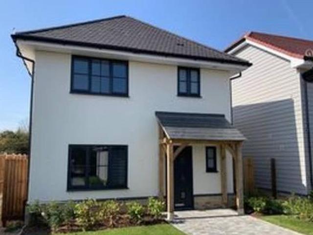 3 bedroom detached house for sale in Blessen Meadow Felsted CM6
