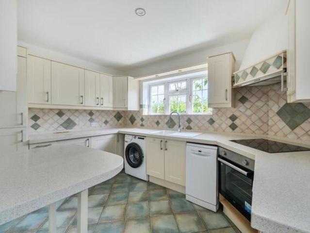 3 bedroom detached house for sale in Bryanstone Avenue, Guildford, GU2