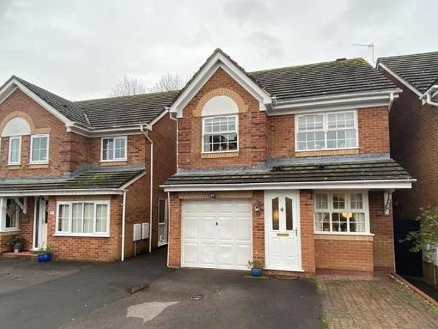 3 bedroom detached house for sale in Bryony Gardens Gillingham SP8