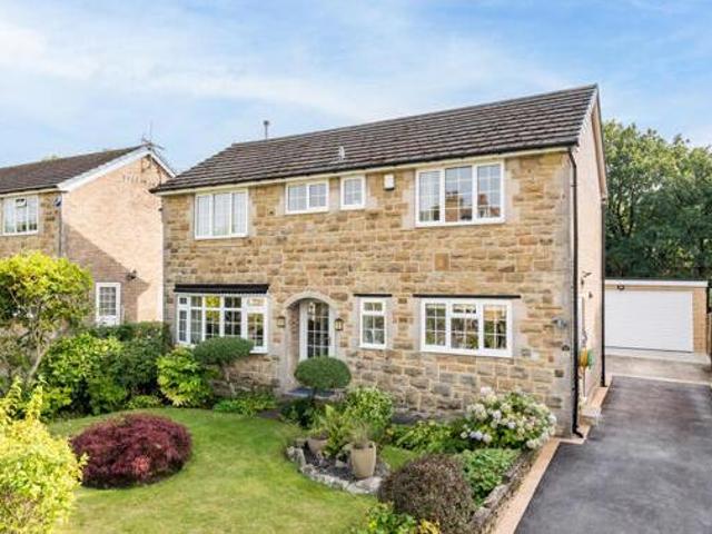 3 Bedroom Detached House For Sale In Bradford, West Yorkshire