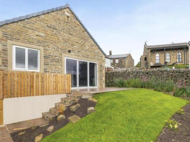3 Bedroom Detached House For Sale In Bradford, West Yorkshire