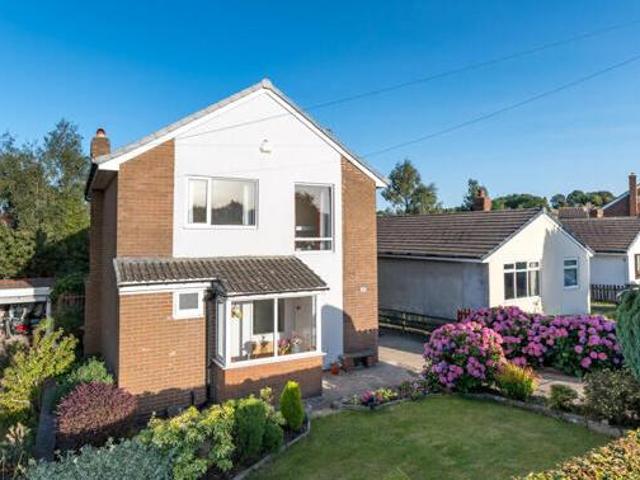 3 Bedroom Detached House For Sale In Bradford, West Yorkshire
