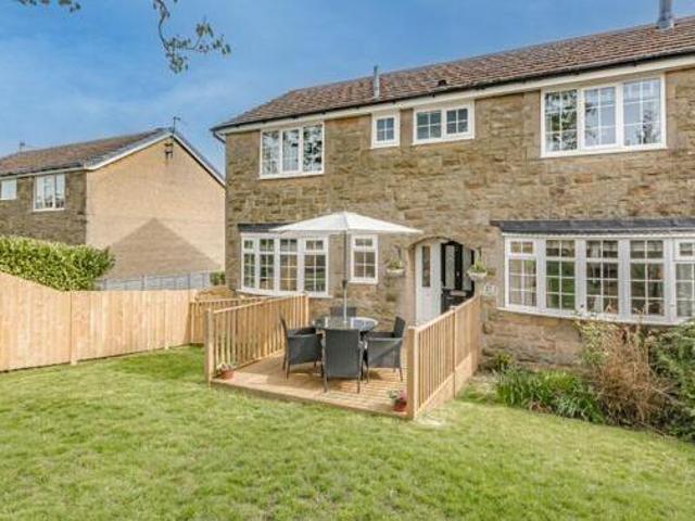 3 Bedroom Detached House For Sale In Bradford, West Yorkshire