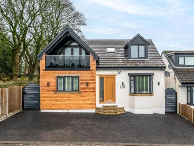 3 Bedroom Detached House For Sale In Bradford, West Yorkshire