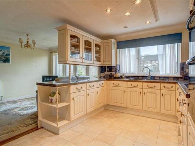 3 bedroom detached house for sale in Braemar Close, Lawns, Swindon, Wiltshire, SN3